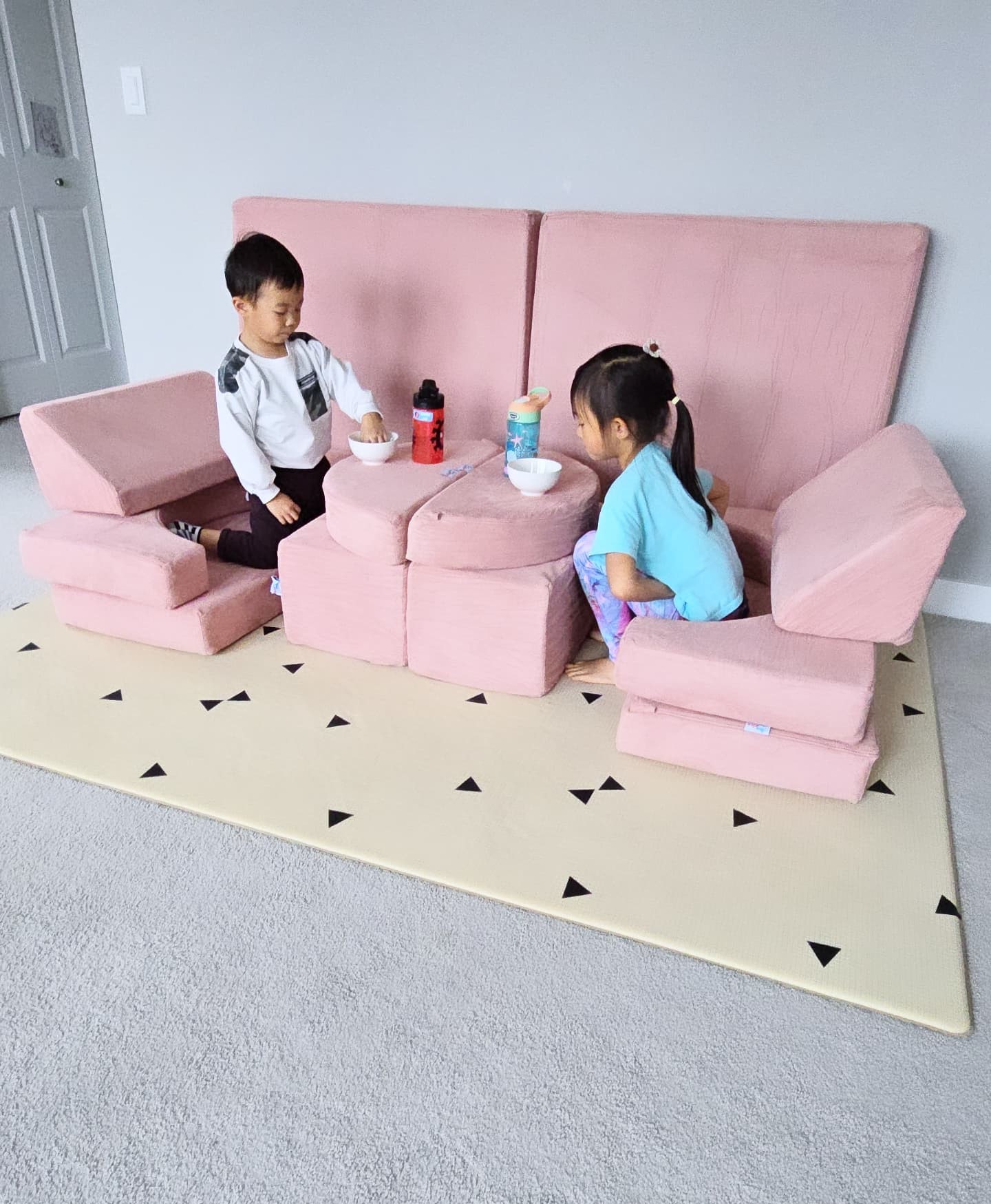 34 Fun and Creative Nugget Couch Ideas – chic dwell